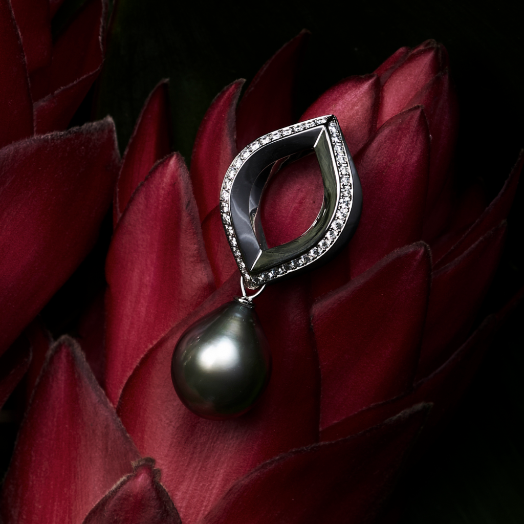 Rune Schmuck-Kollektion aus der Goldschmiede - Sahak Fine Swiss Jewellery