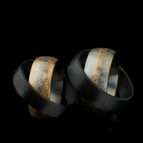 Trauringe aus Weissgold mit Relief-Struktur - Sahak Pink Jewellery